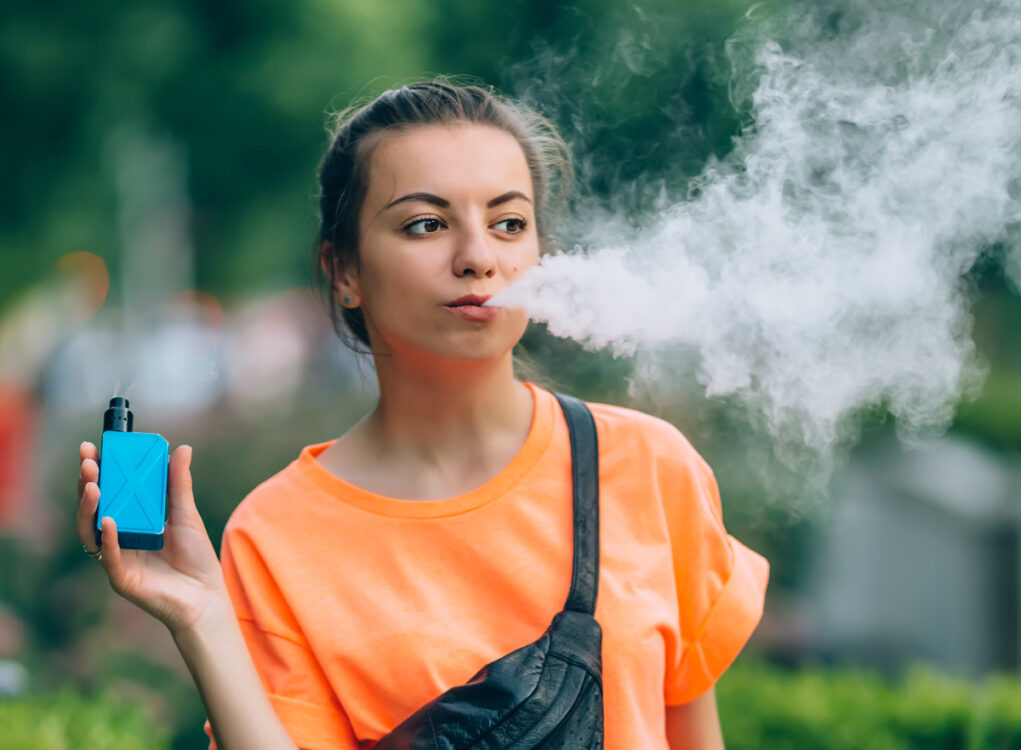Apprendre à vapoter : comment faire pour bien utiliser une cigarette ...