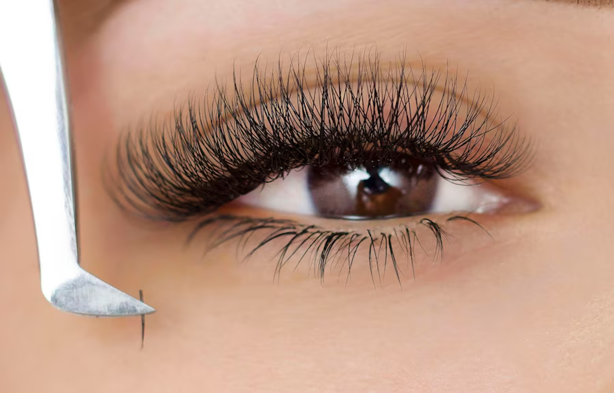 Élever votre regard : comment choisir et appliquer les bonnes extensions de cils