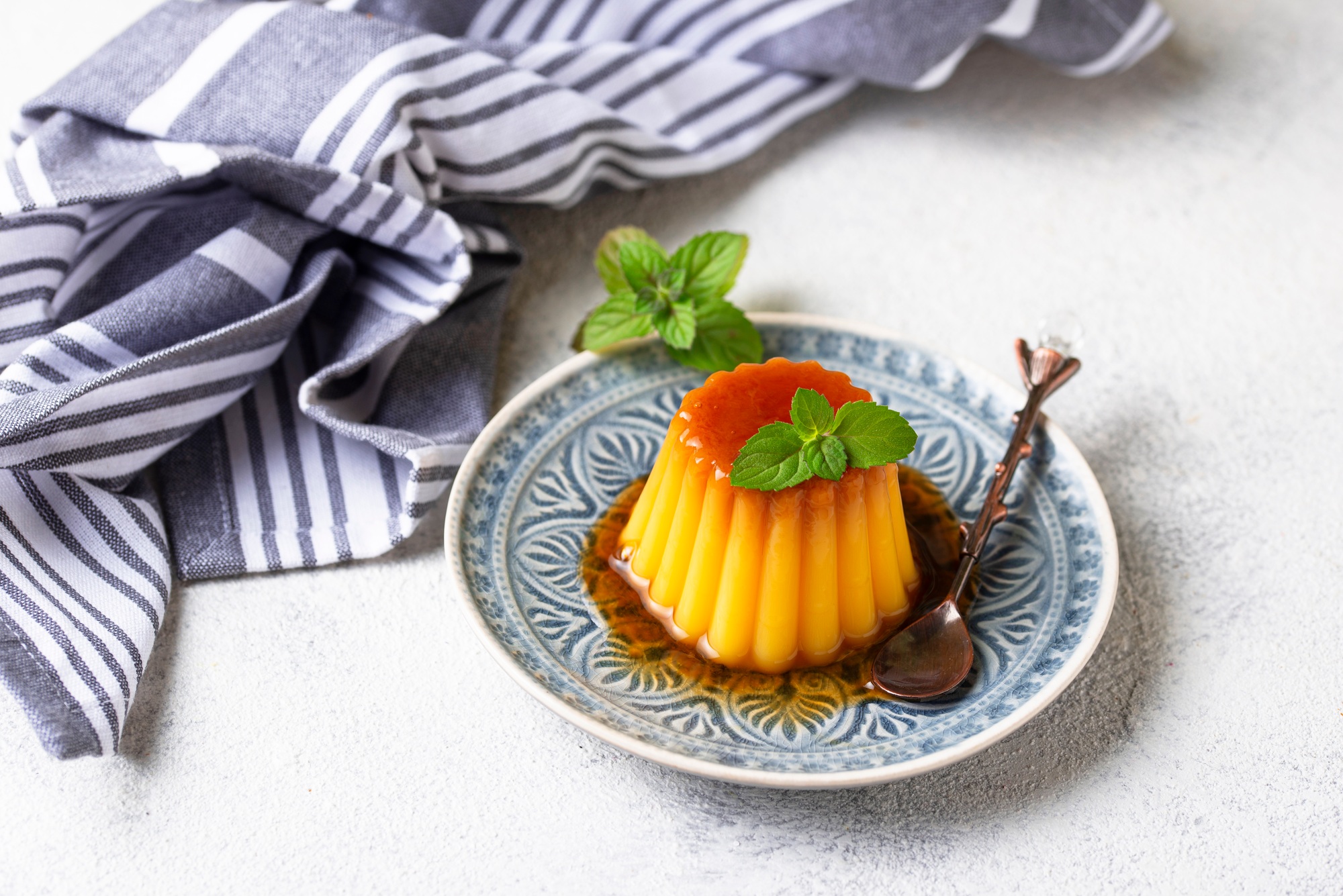 Découvrez la recette de grand-mère de la crème caramel pour un dessert ...